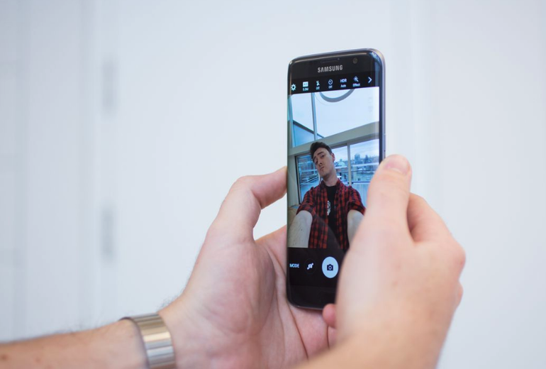 Galaxy’s S8+Front-Facing Selfie Cam is Worthy of your Attention ...